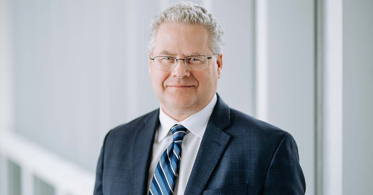 Jacques Robert reçoit le Grand Prix d’engagement | HEC Montréal