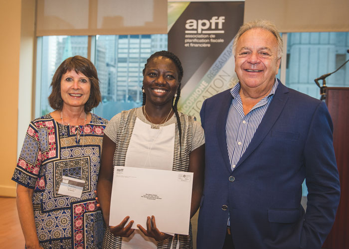 Madina Zongo wins an award from the Association de planification ...